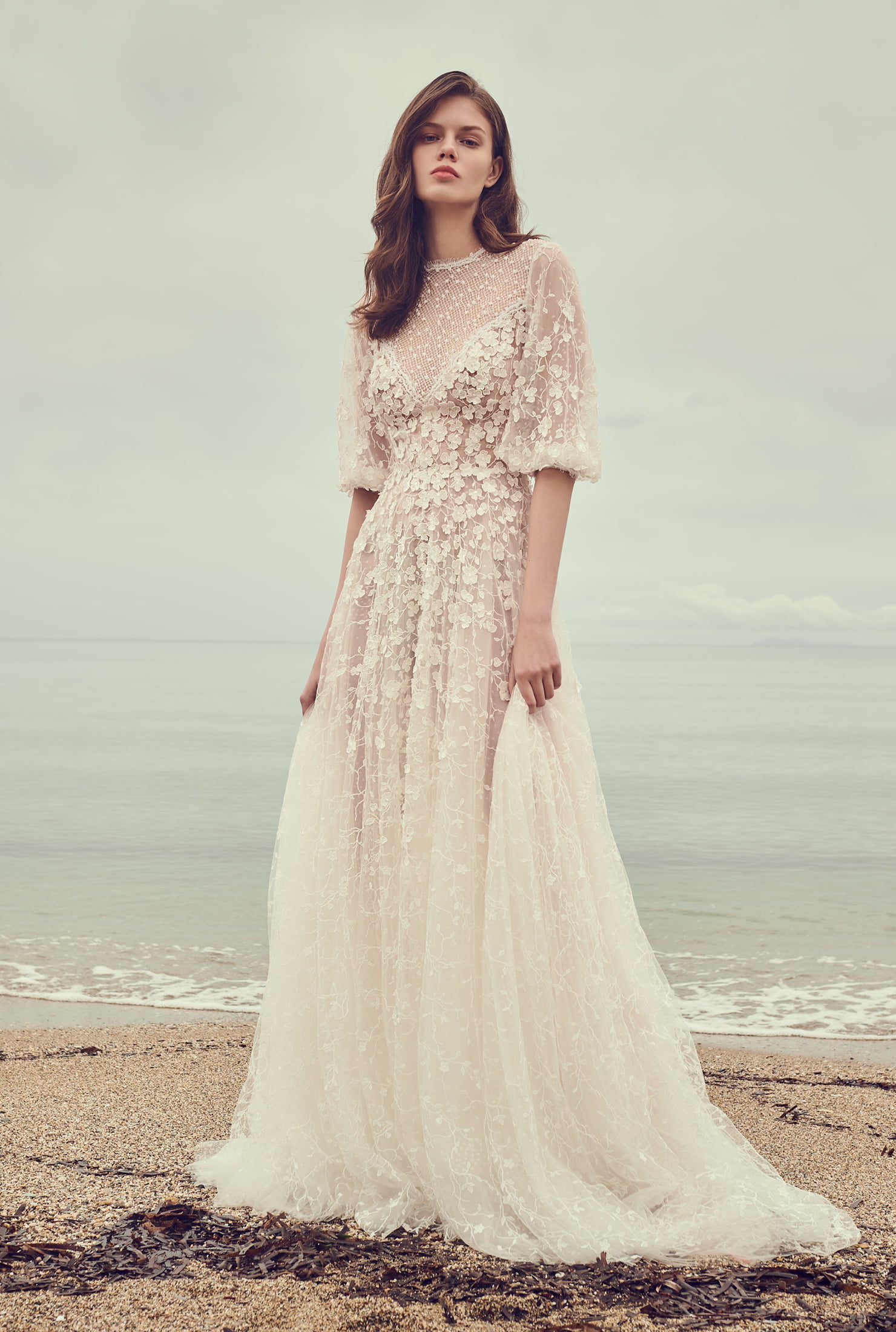 25 UNIQUELY EMBELLISHED BRIDAL GOWNS – Hello May