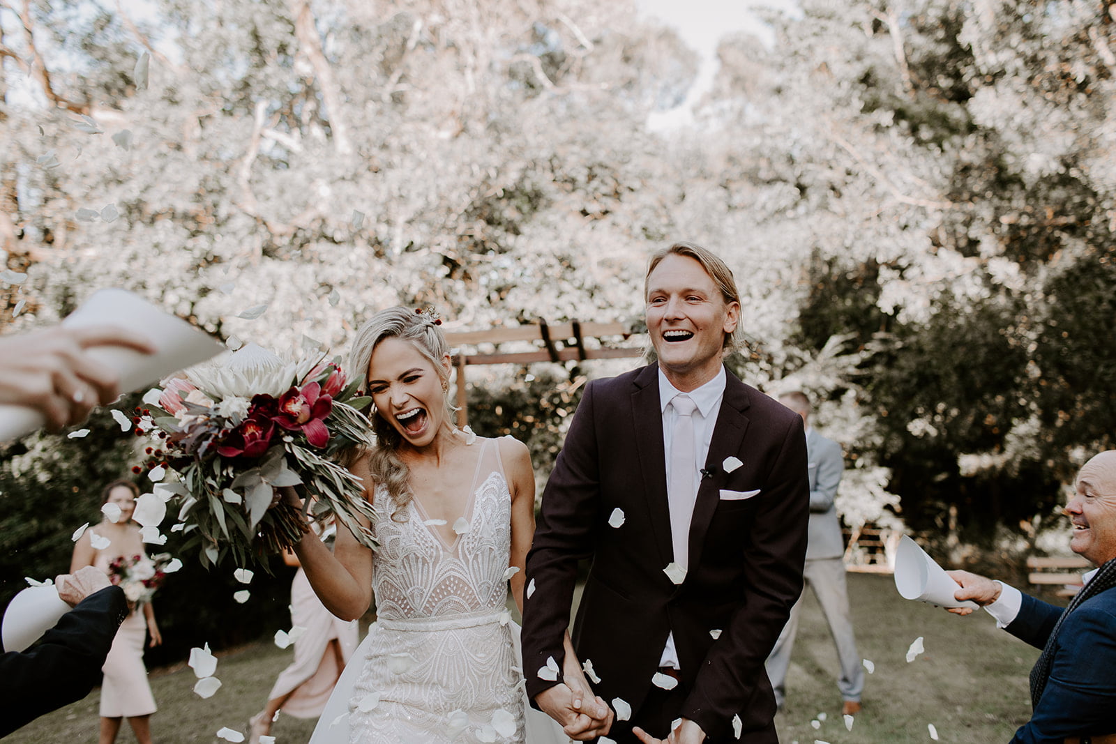 LAUREN & CHRIS’ SUNSHINE COAST WEDDING – Hello May