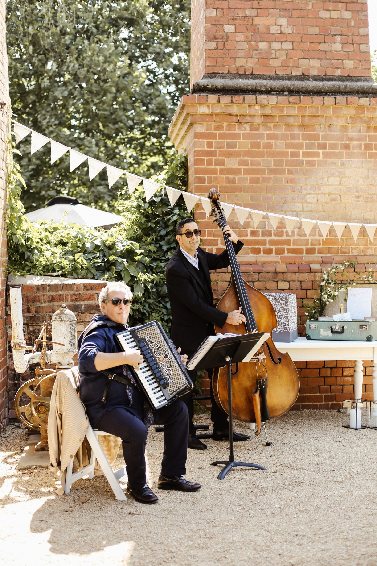 EMILY & STEPHEN’S COUNTRY VICTORIA WEDDING – Hello May