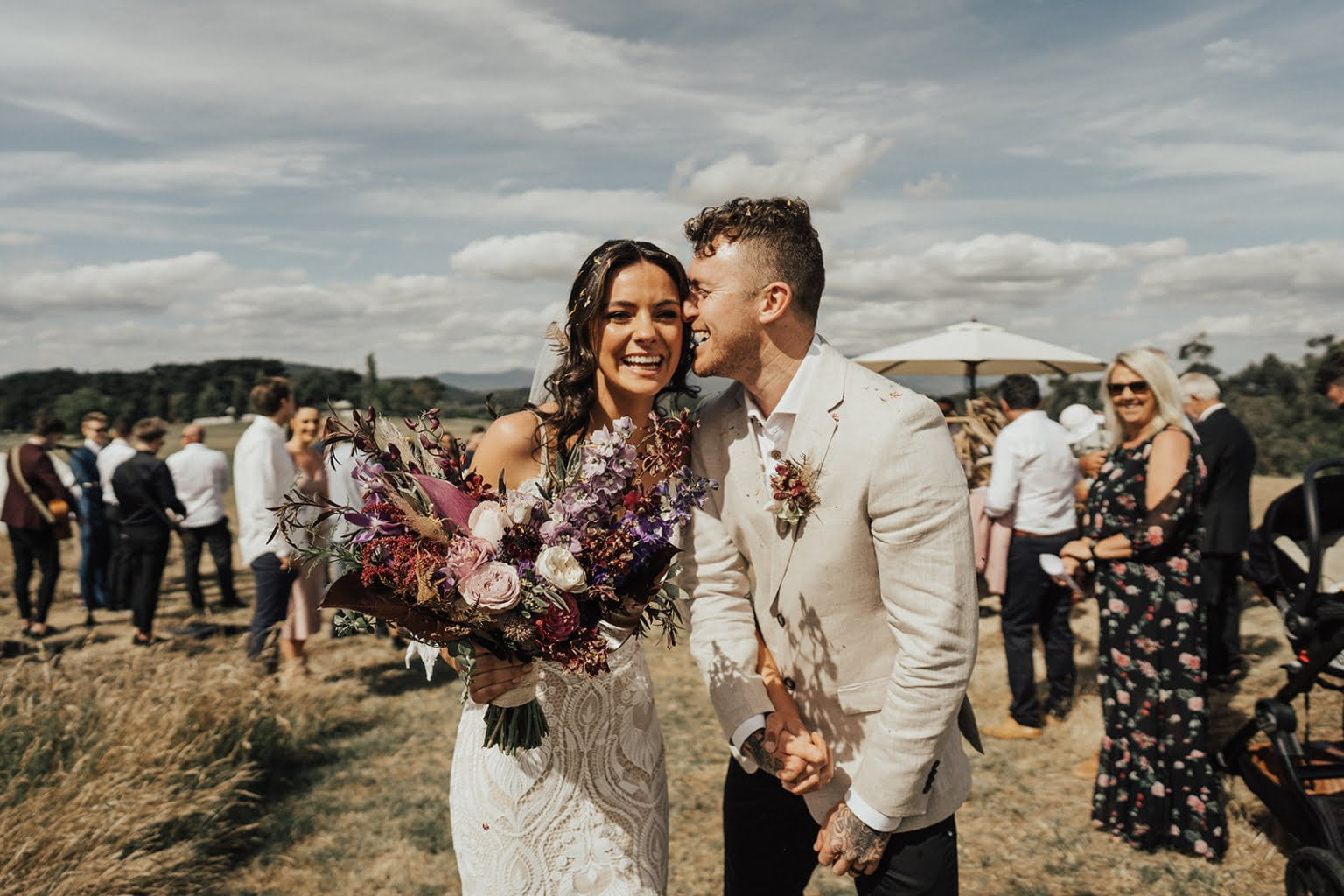 AMBER & DANIEL’S COUNTRY VICTORIA WEDDING – Hello May