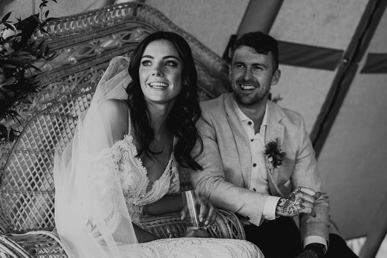 AMBER & DANIEL’S COUNTRY VICTORIA WEDDING – Hello May