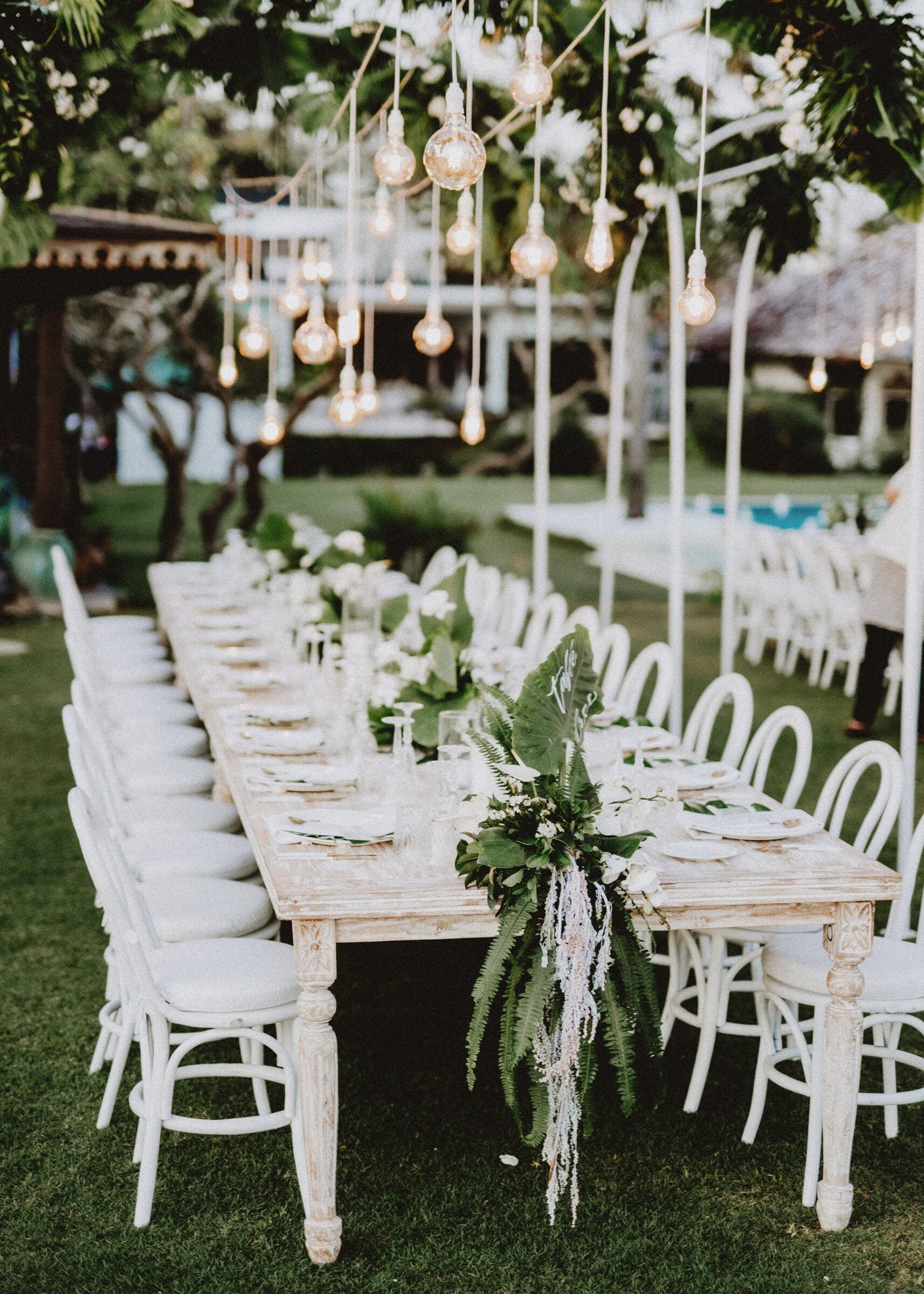 19 Lush Reception Styling Ideas - Hello May: Decor & Design Inspiration