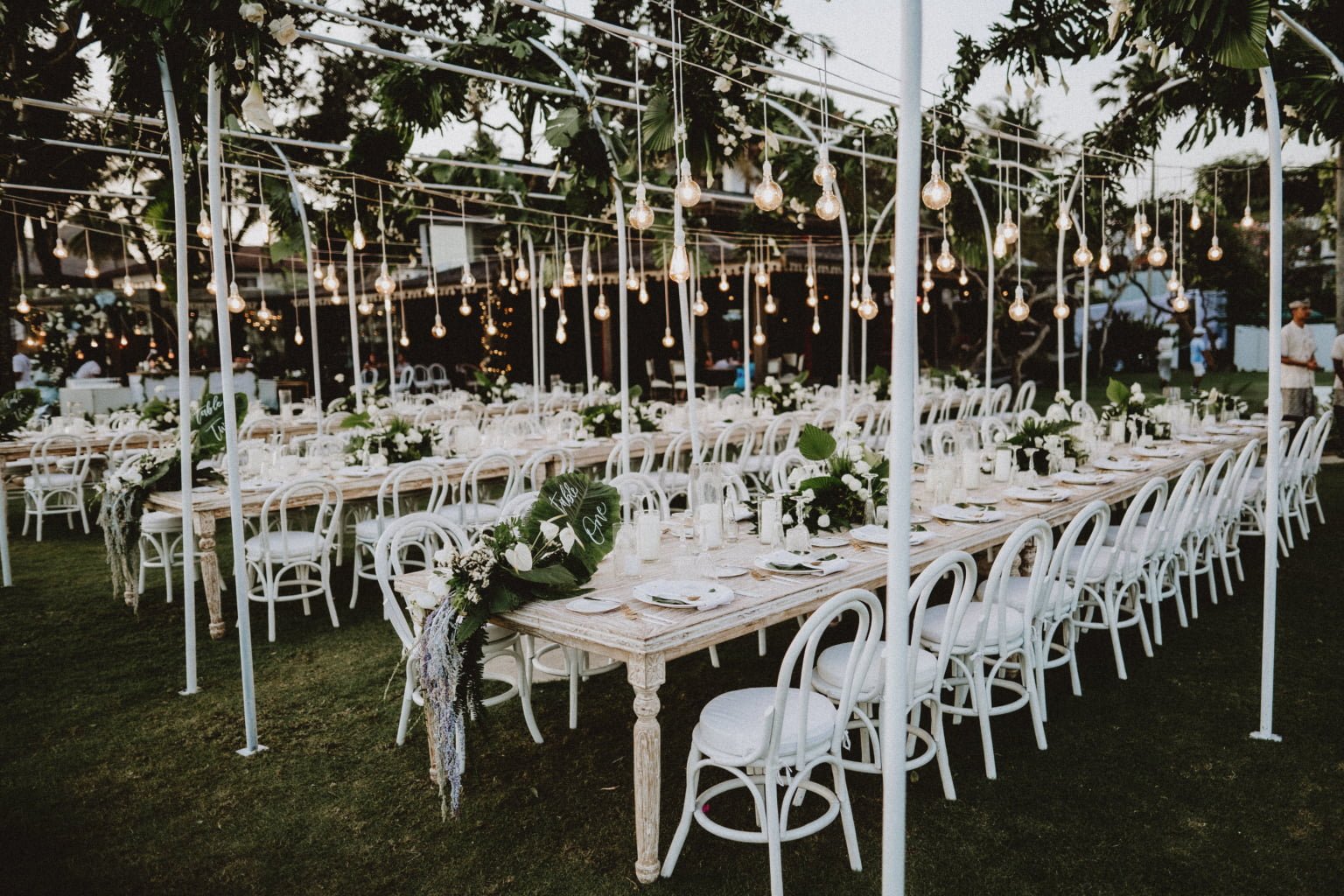19 Lush Reception Styling Ideas - Hello May: Decor & Design Inspiration
