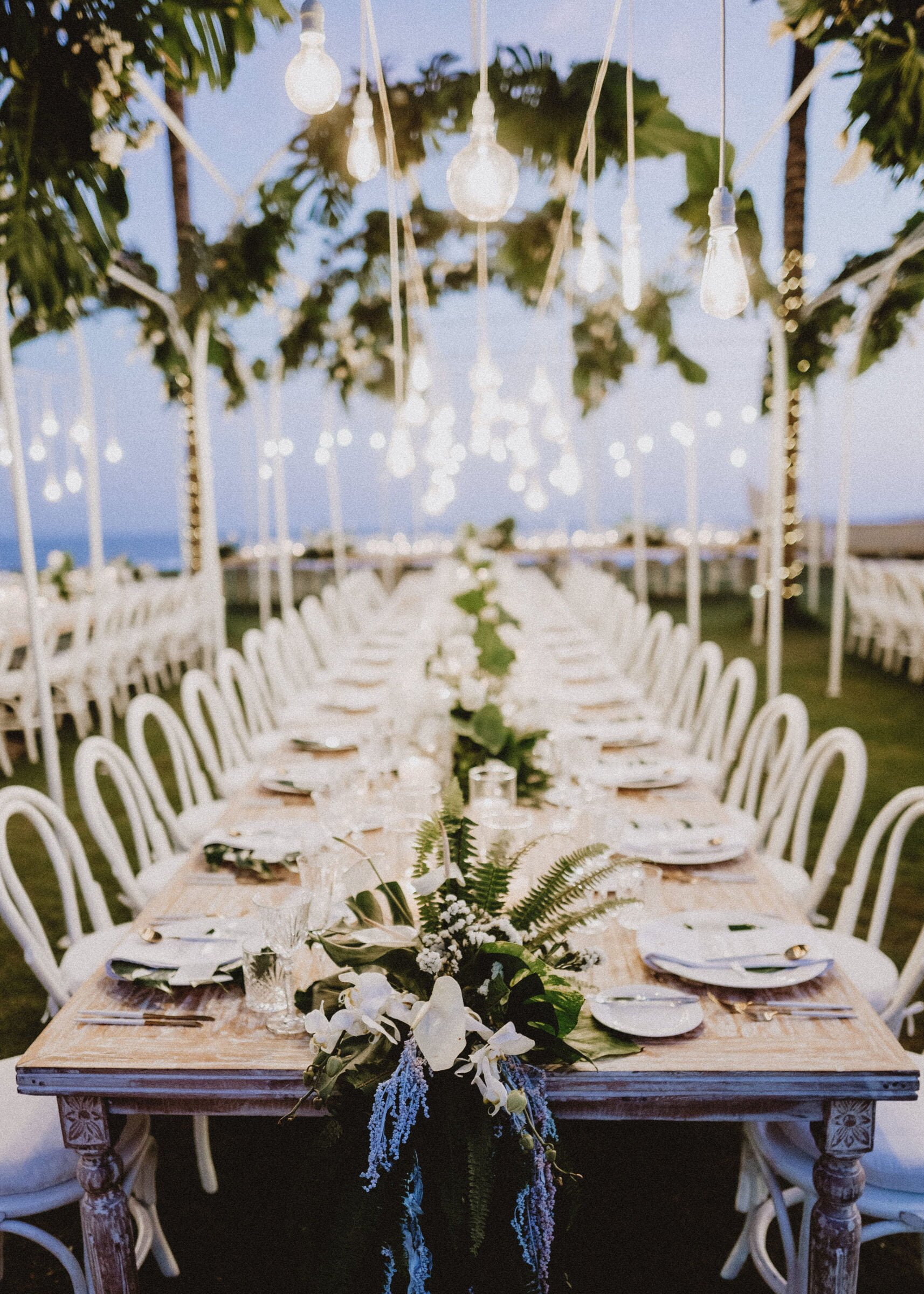 19 Lush Reception Styling Ideas - Hello May: Decor & Design Inspiration