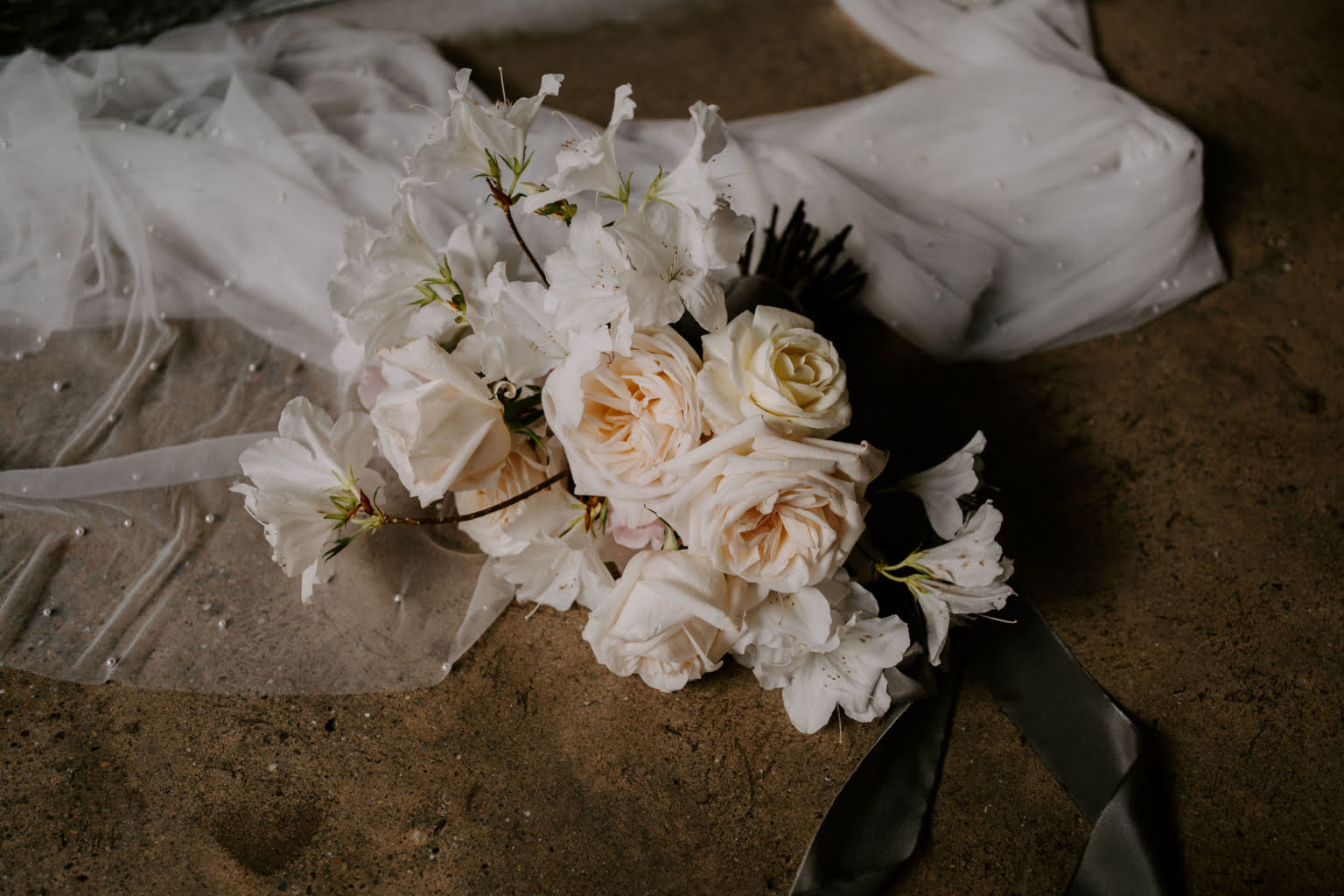 Monochrome Wedding Inspiration & Black and White Ideas - Hello May