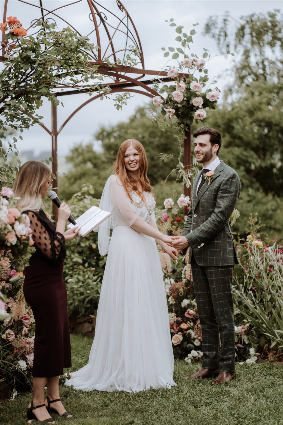 NINA & SEB’S COUNTRY VICTORIA WEDDING – Hello May
