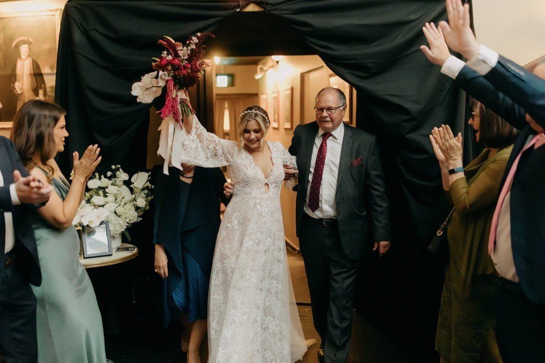 LIV & GLENN’S MELBOURNE WEDDING – Hello May