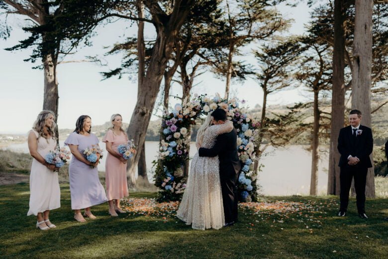 LAURA & CAM’S NEW ZEALAND WEDDING – Hello May