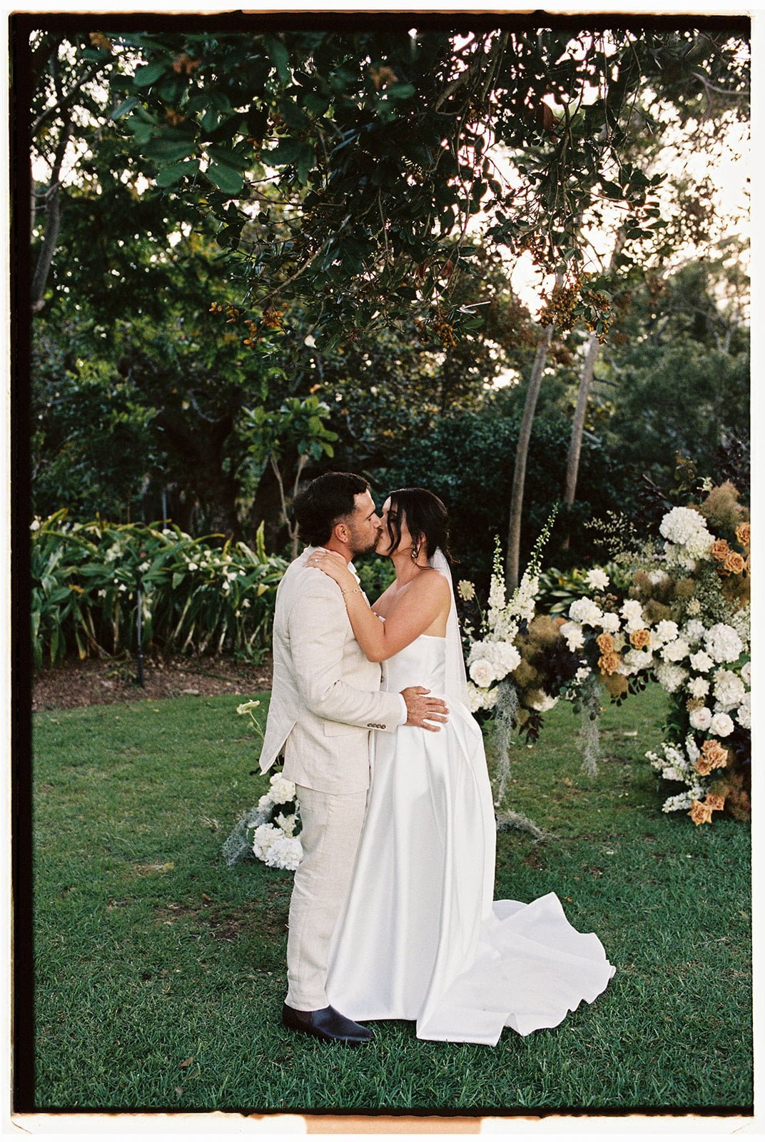 JESS & ARON’S SYDNEY ELOPEMENT – Hello May