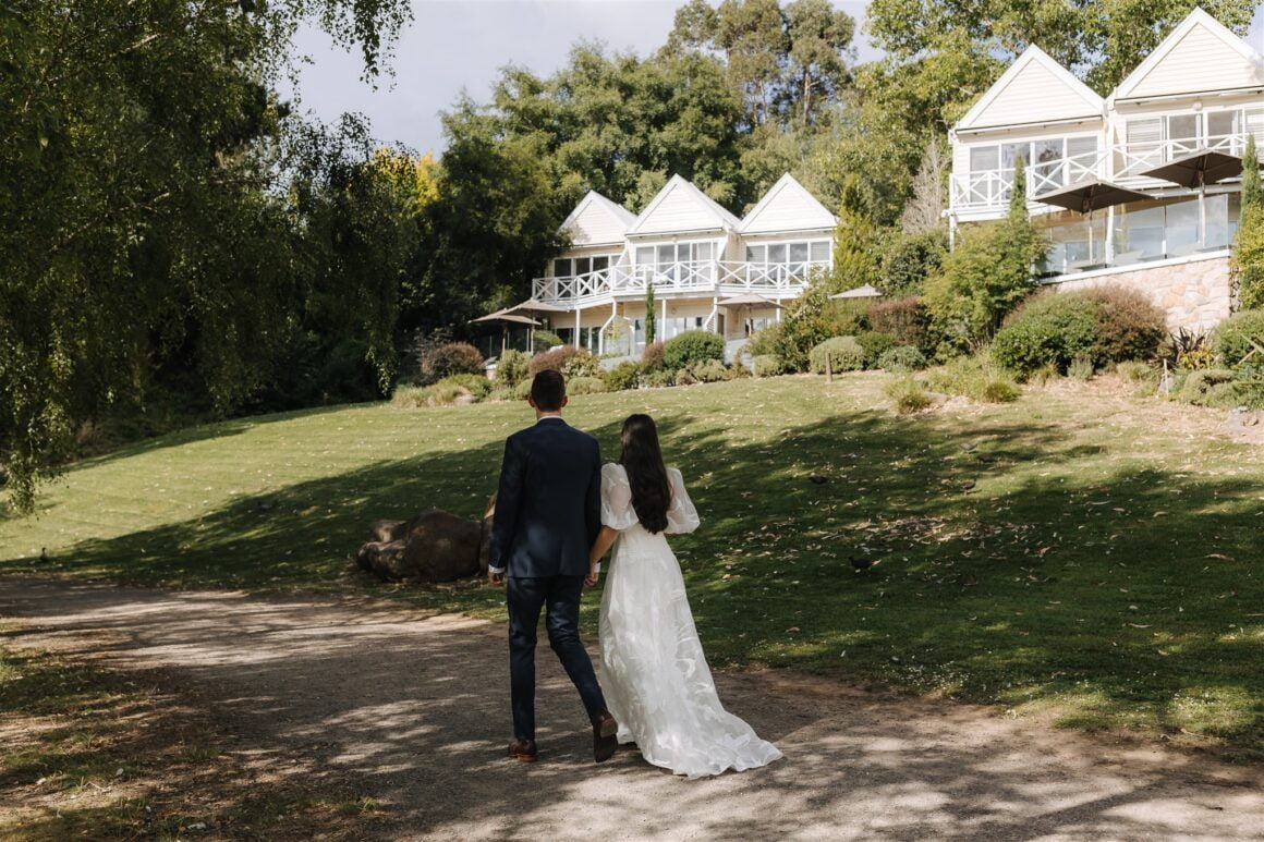 ASTRID & CALEB'S DAYLESFORD WEDDING - Hello May