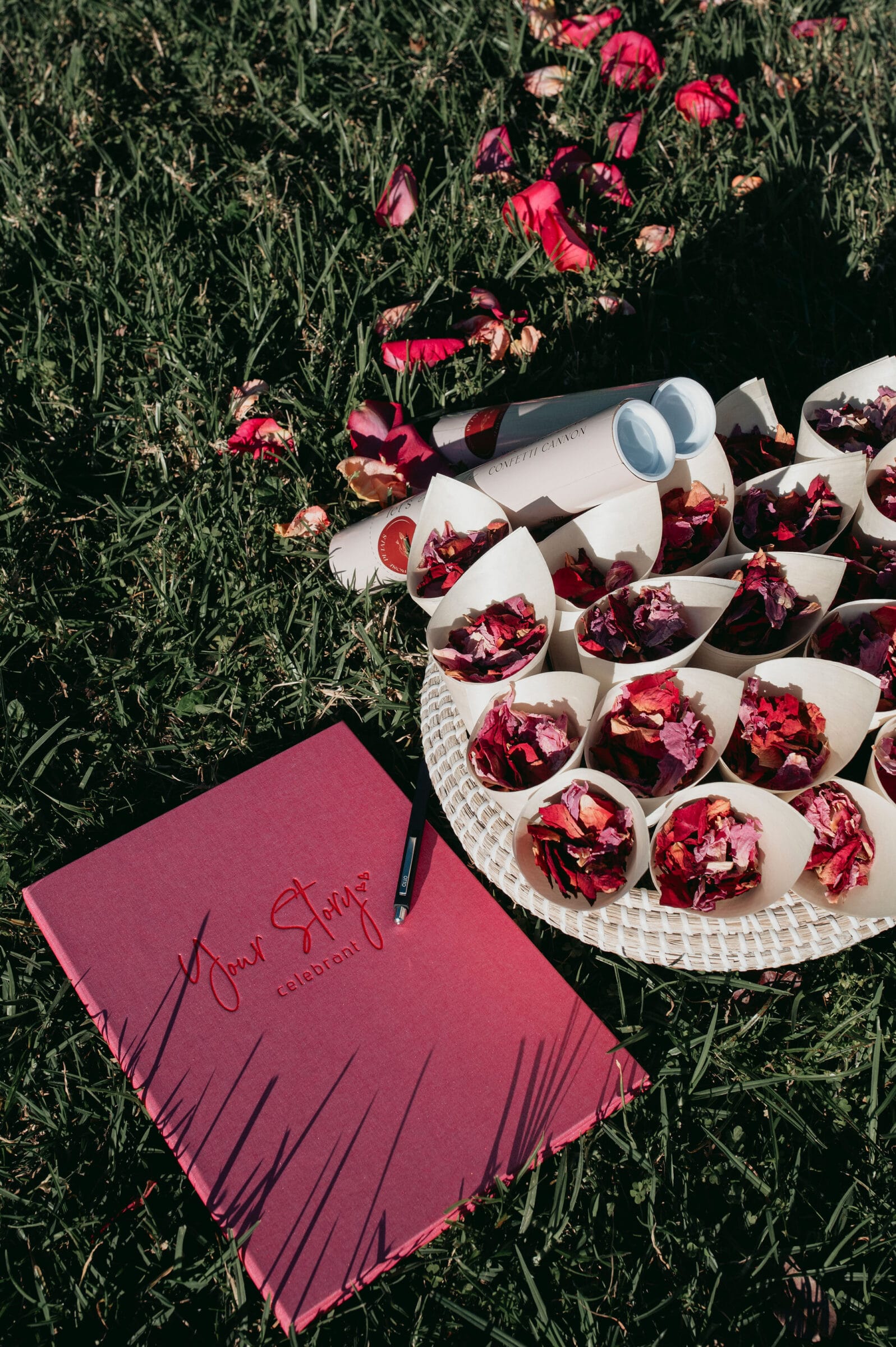 CIRCULAR WEDDING CEREMONY STYLING INSPO - Hello May